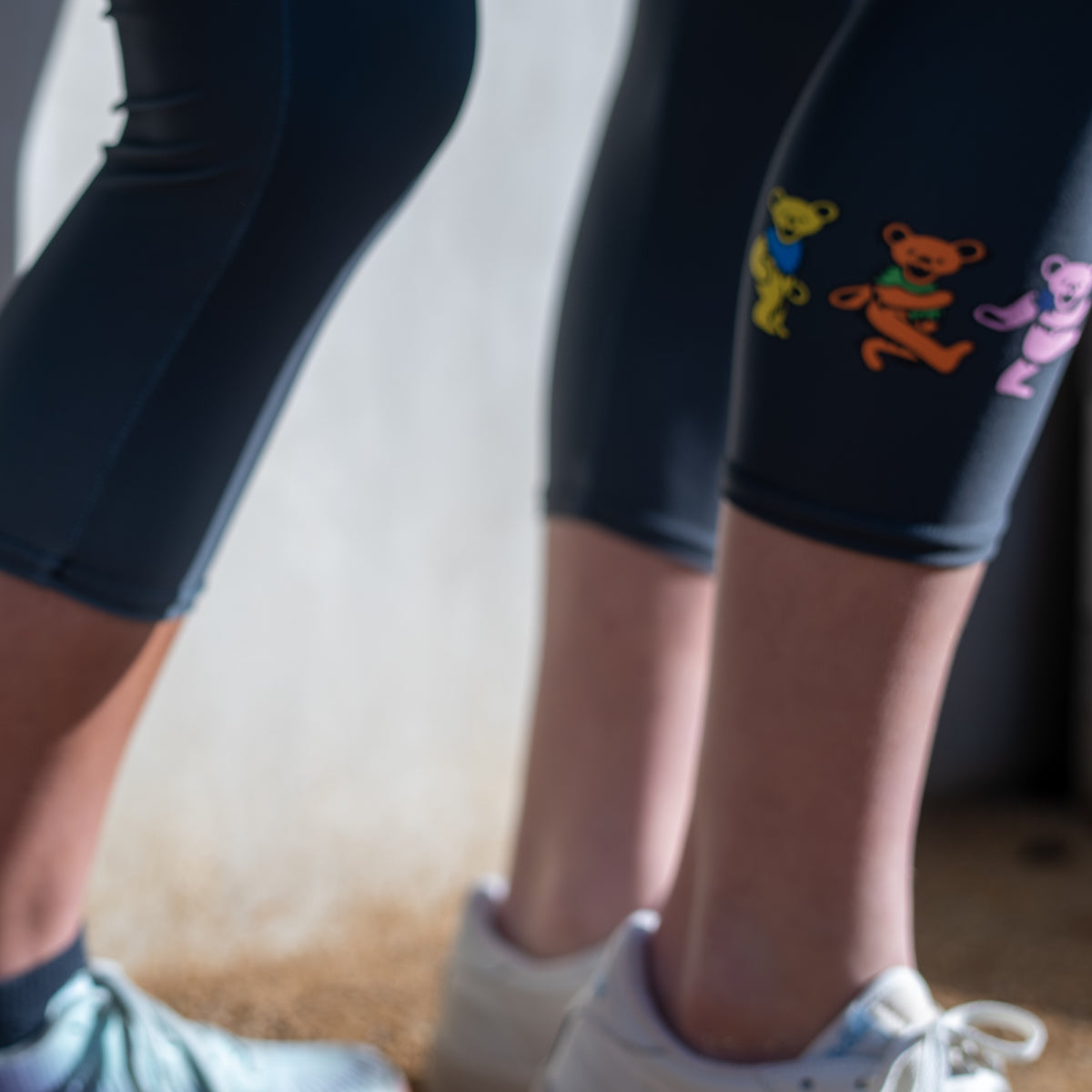 Grateful Dead Charcoal Dancing Bears Capri Leggings– Section 119